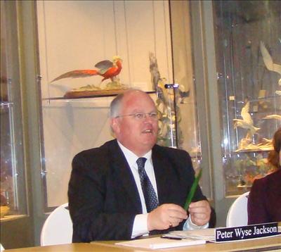 密蘇里植物園園長 Peter Wyse Jackson博士就任 首次在委員會提出報告 2012年擴大慶祝中國植物誌